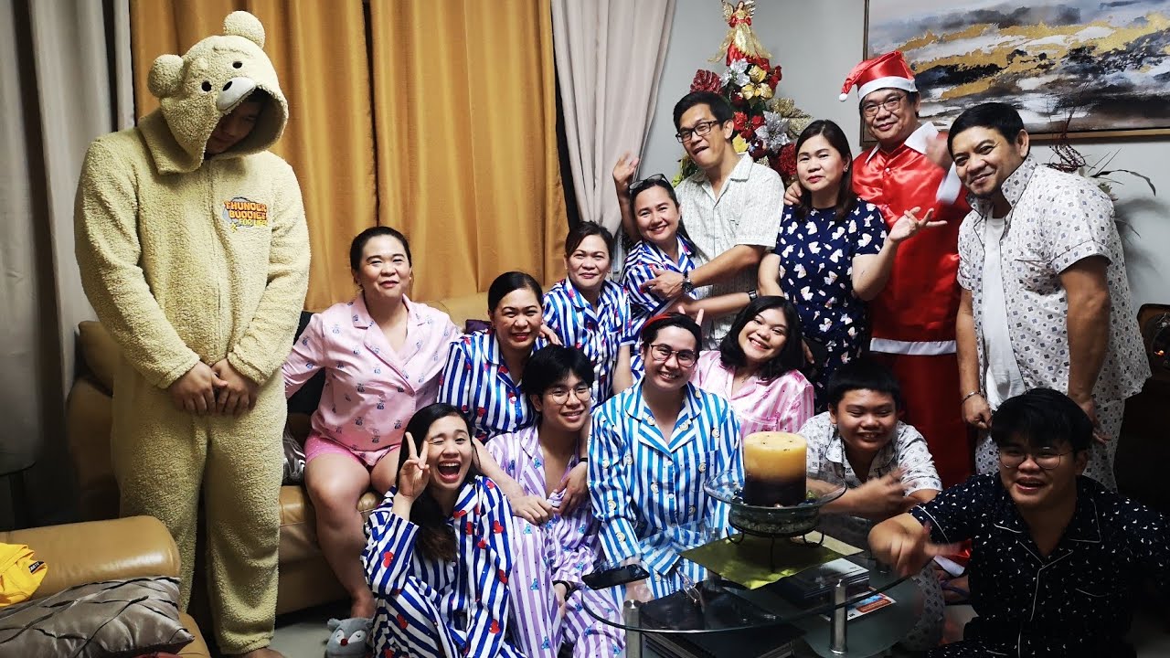 Chaotic Family New Year's Eve 2019 | Slumber Party - YouTube