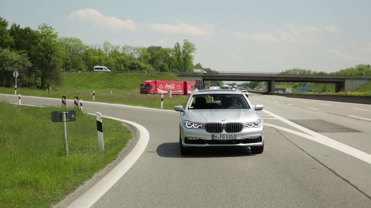 BMW Highly Automated Driving on Highways | AutoMotoTV - YouTube