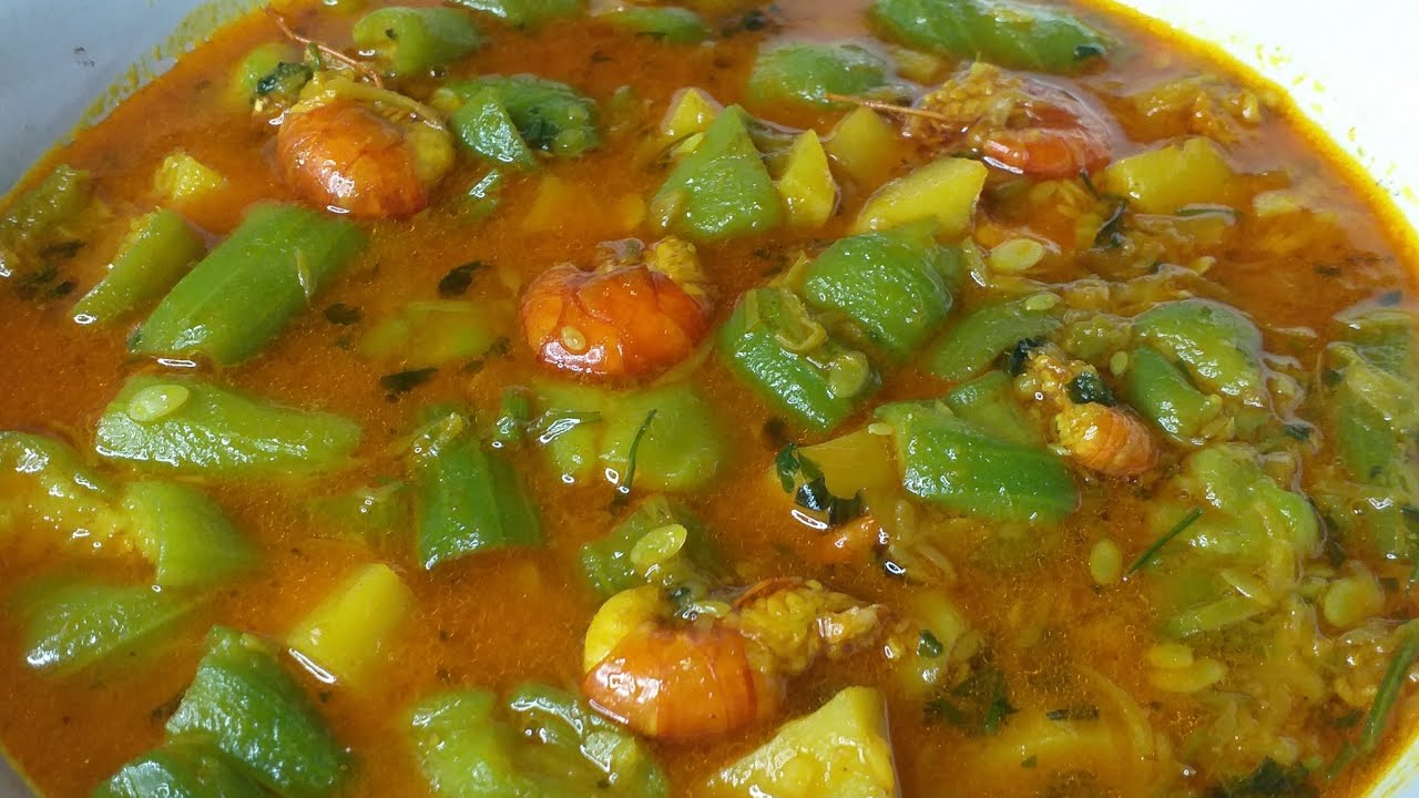 ধুন্দুল দিয়ে চিংড়ি মাছের তরকারি/Dhundul alu die chingri mach/Luffa ...