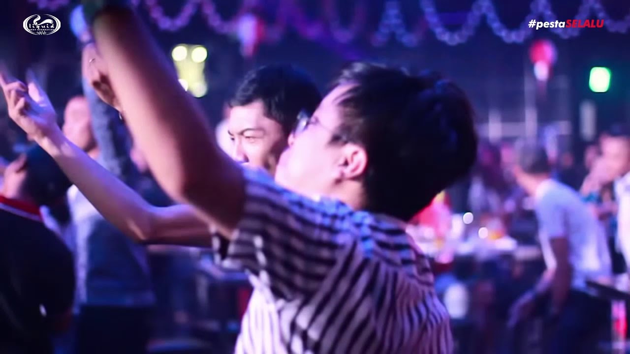 LIQUID JOGJA Live BAD ROYALE - YouTube