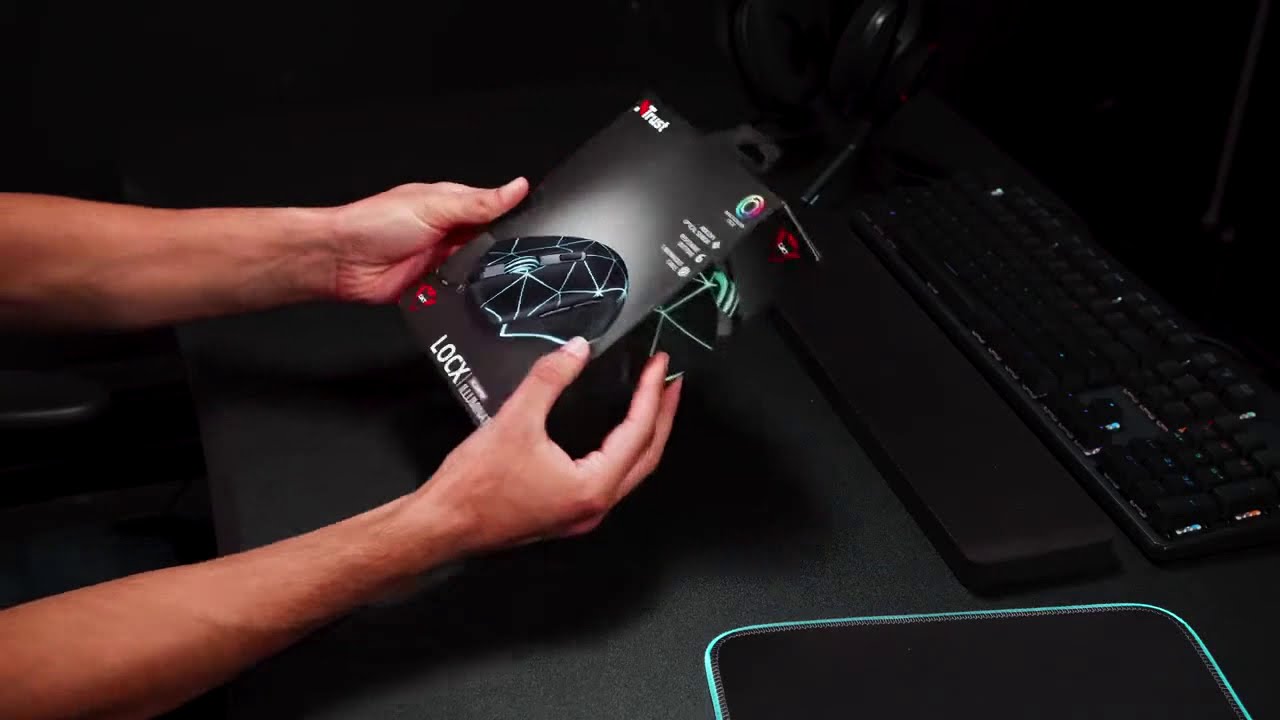 Unboxing the GXT 133 Locx Gaming Mouse | Cheap Gaming Mouse - YouTube