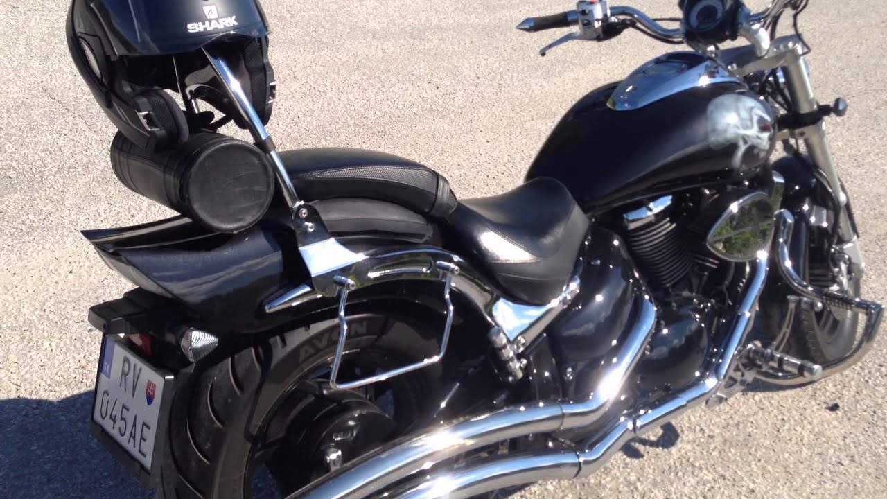 Suzuki Intruder M 800 - YouTube