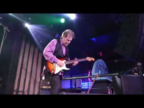 Comité Cisne vs Glamour - Dulces horas