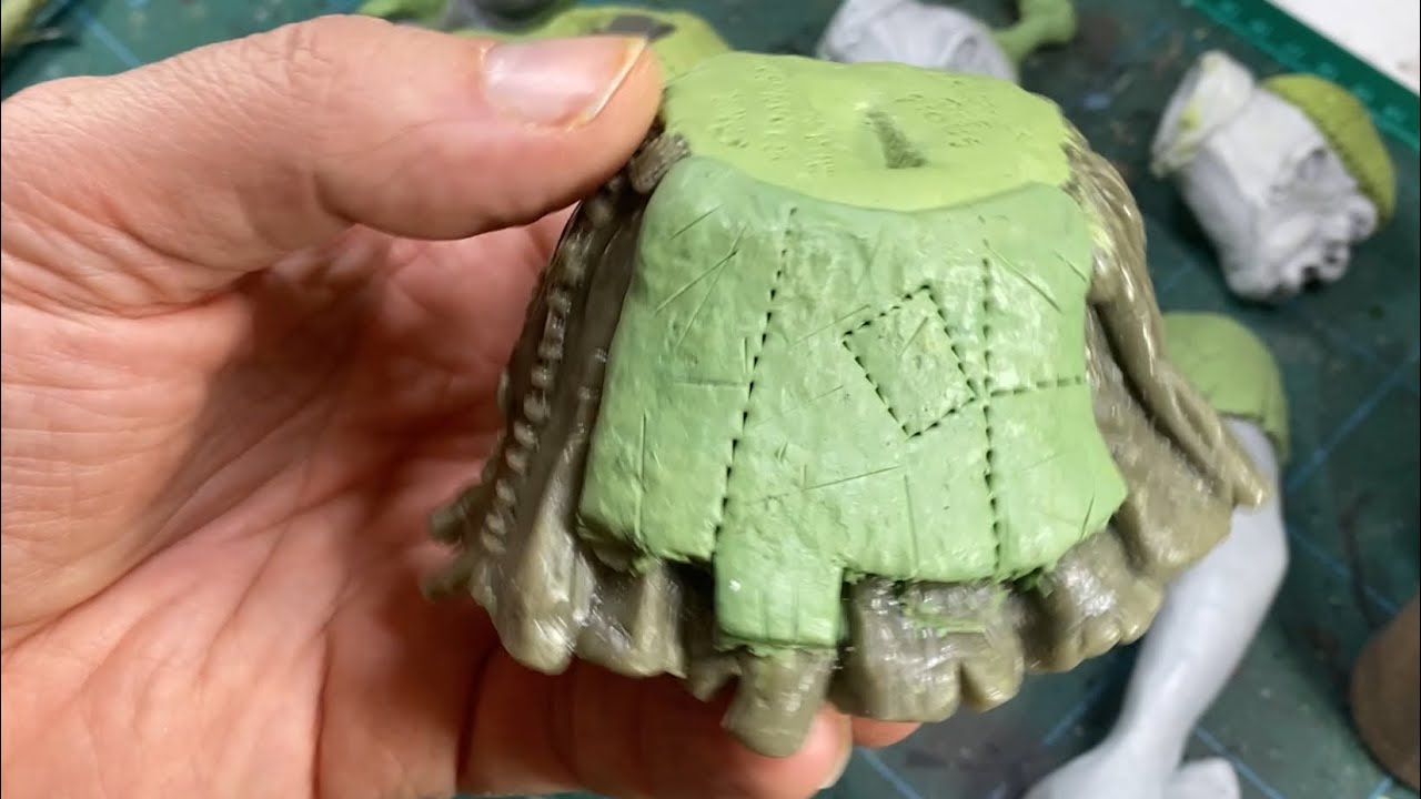 Sculpting Miniatures: How to create cloth with texture and stitching ...