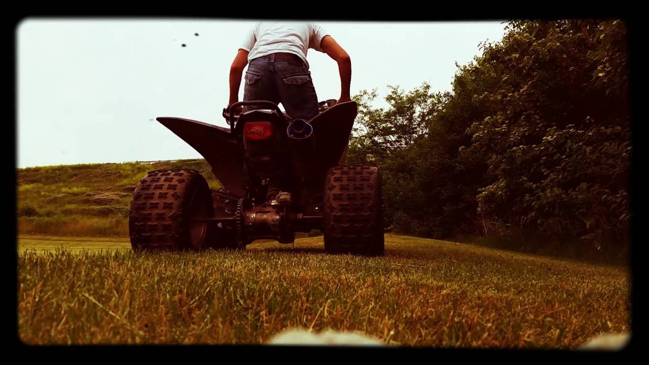Burn out on raptor 250cc race quad - YouTube