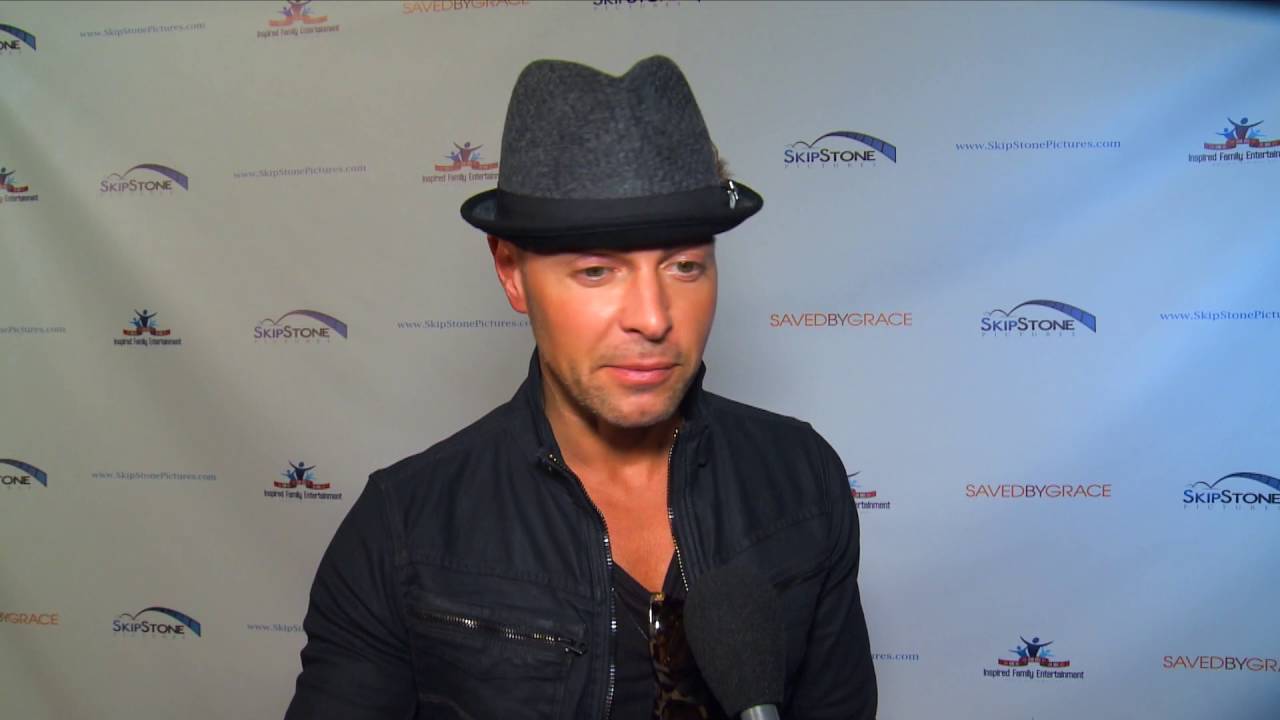 Extra TV Interview - YouTube