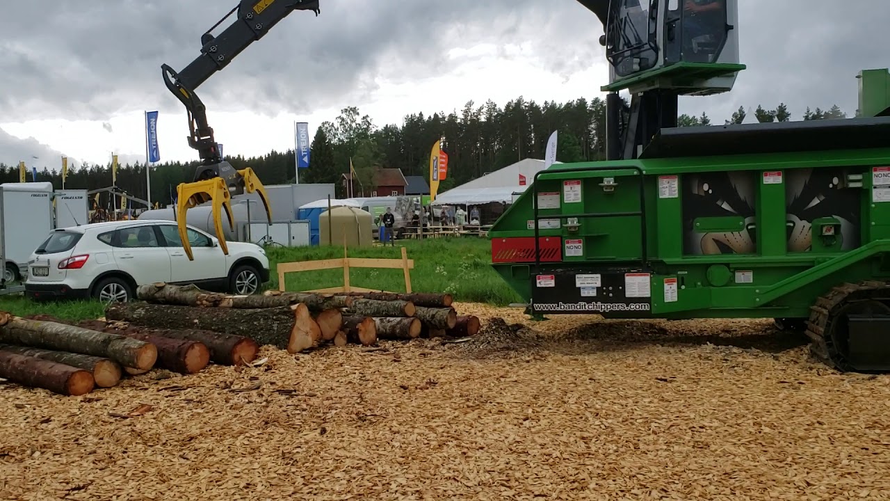 Bandit Beast 2680T Chipper Drum With Kesla Loader Volvo 768HP - YouTube