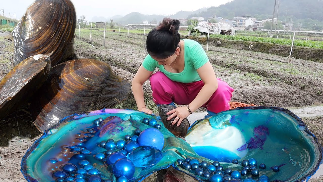 🙀🔥Pearls Galore! Girl in Creek Makes Incredible Discovery of Enormous ...