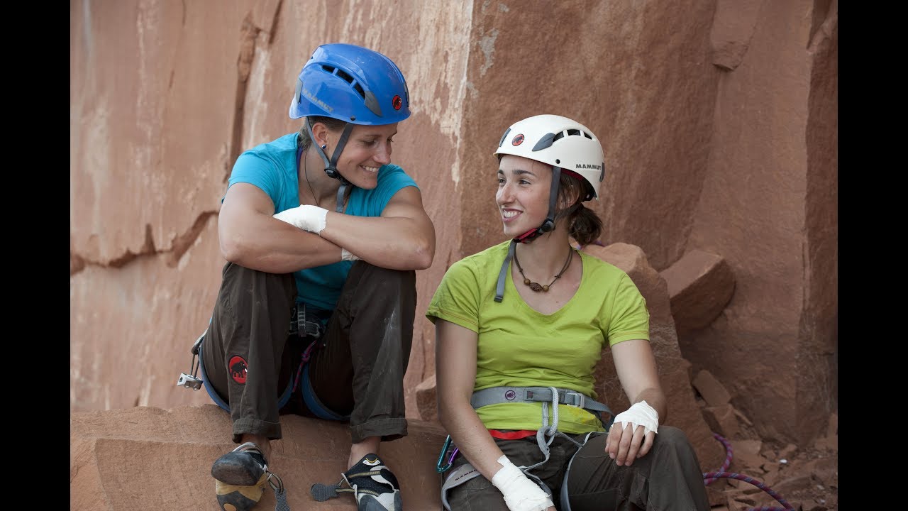 Trailer "Outside the Box" - YouTube