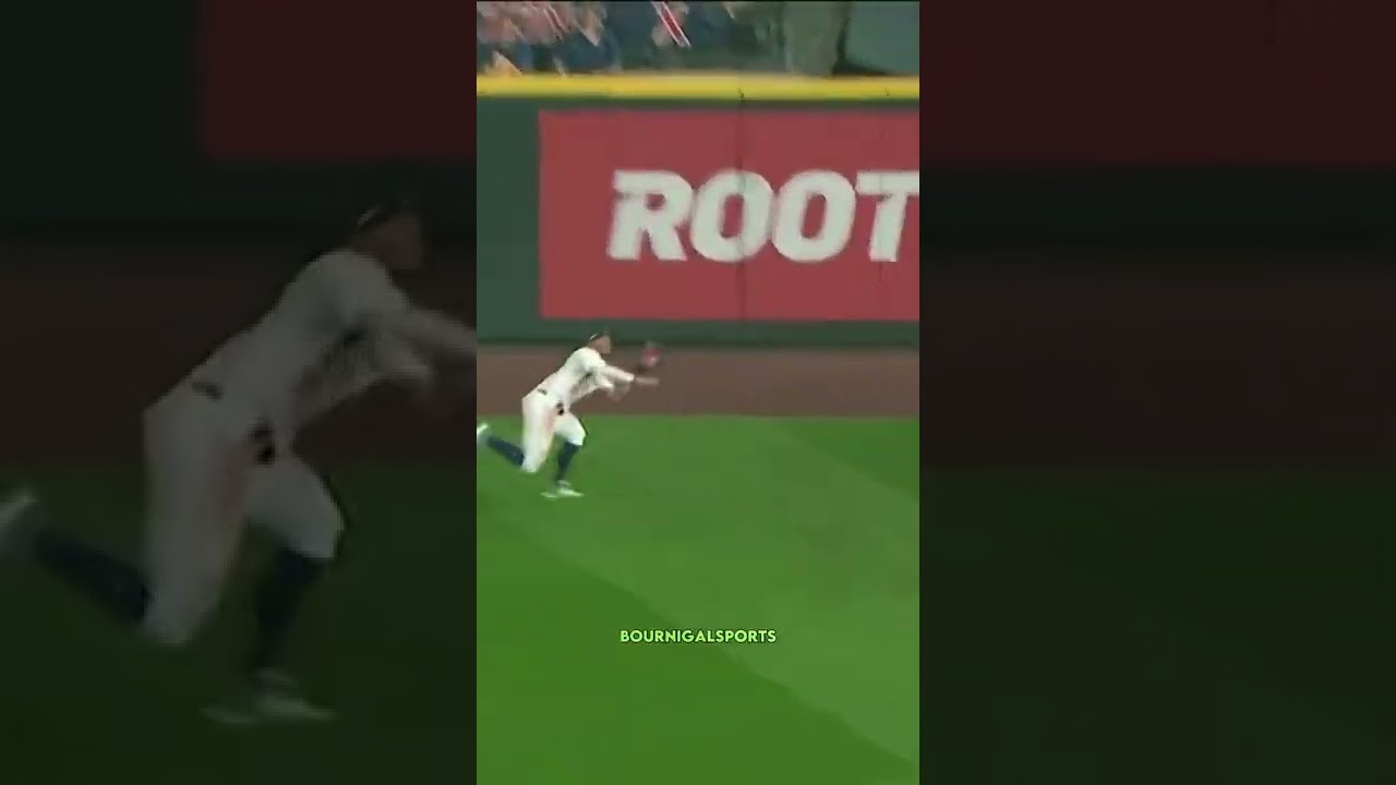 Julio Rodriguez AMAZING CATCH💥 - YouTube