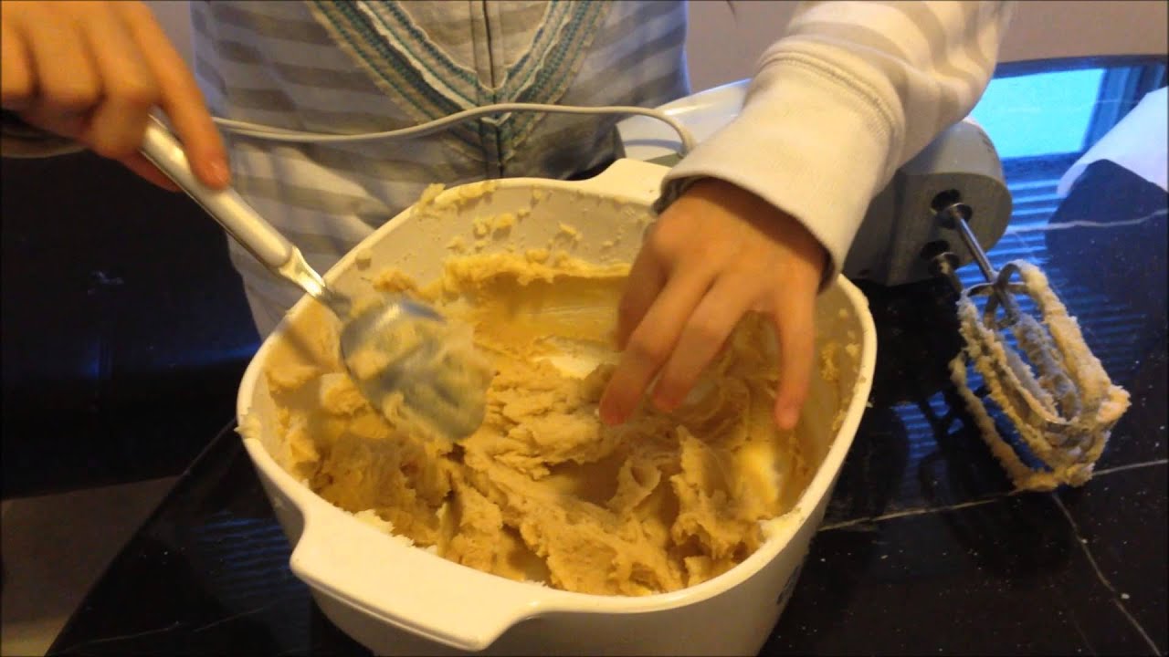 How to make chocolate chip cookies - YouTube