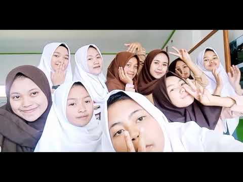 Keasikan bersama teman,😂