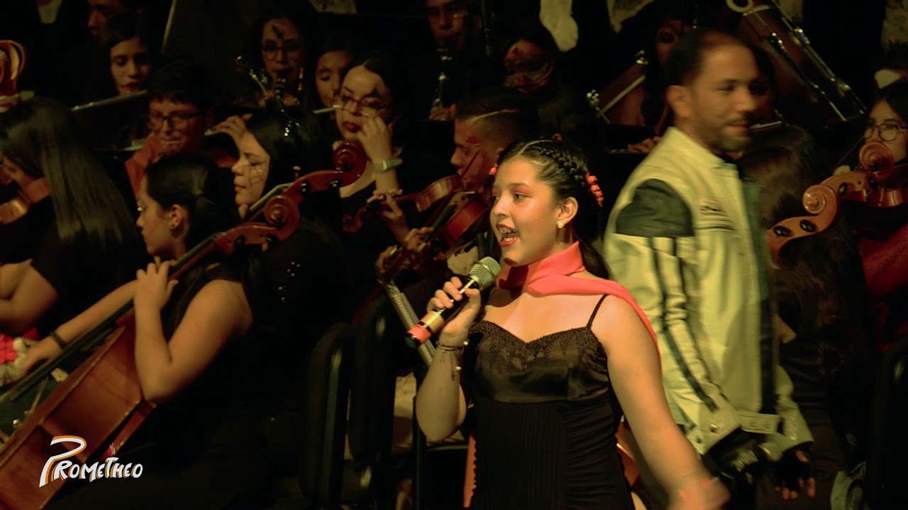 HalloQueen 2019 - 13 The show must go on - YouTube
