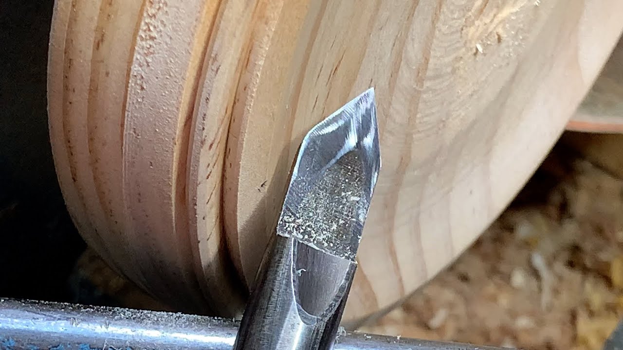 Richard Raffan repurposes an old spindle gouge. - YouTube