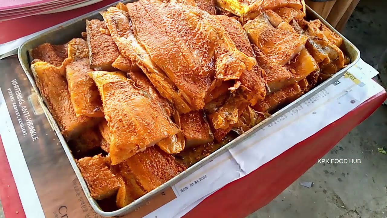 Restaurant Style Fish Frying | Spicy Grilled fish | Pakistani Street ...