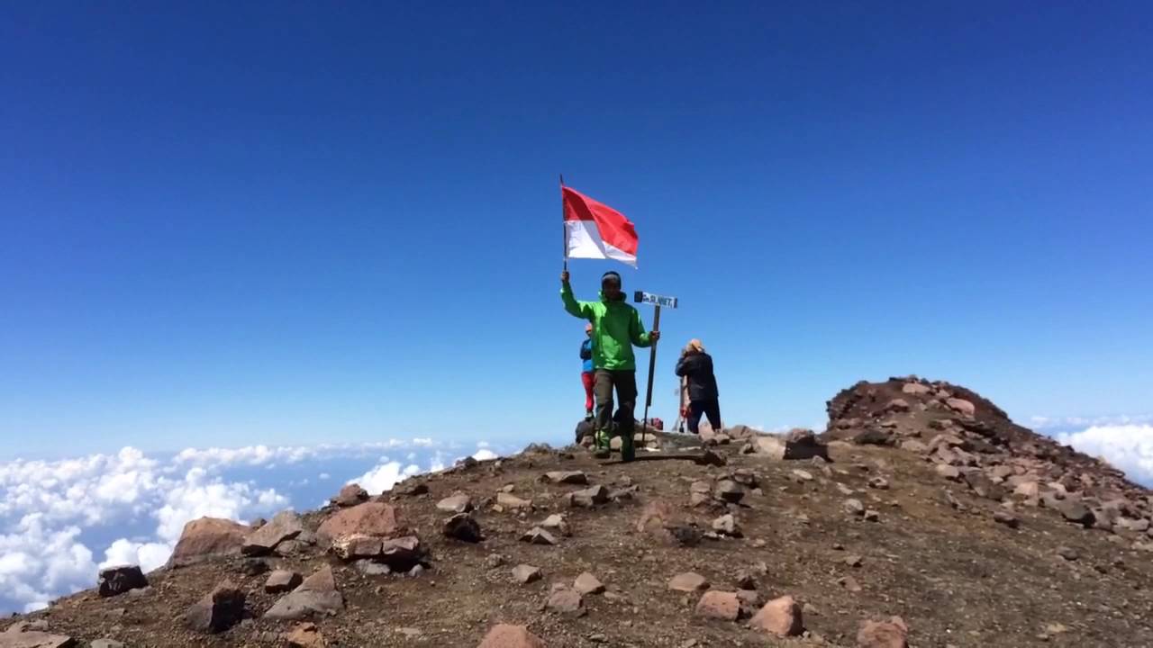 puncak gunung slamet - YouTube