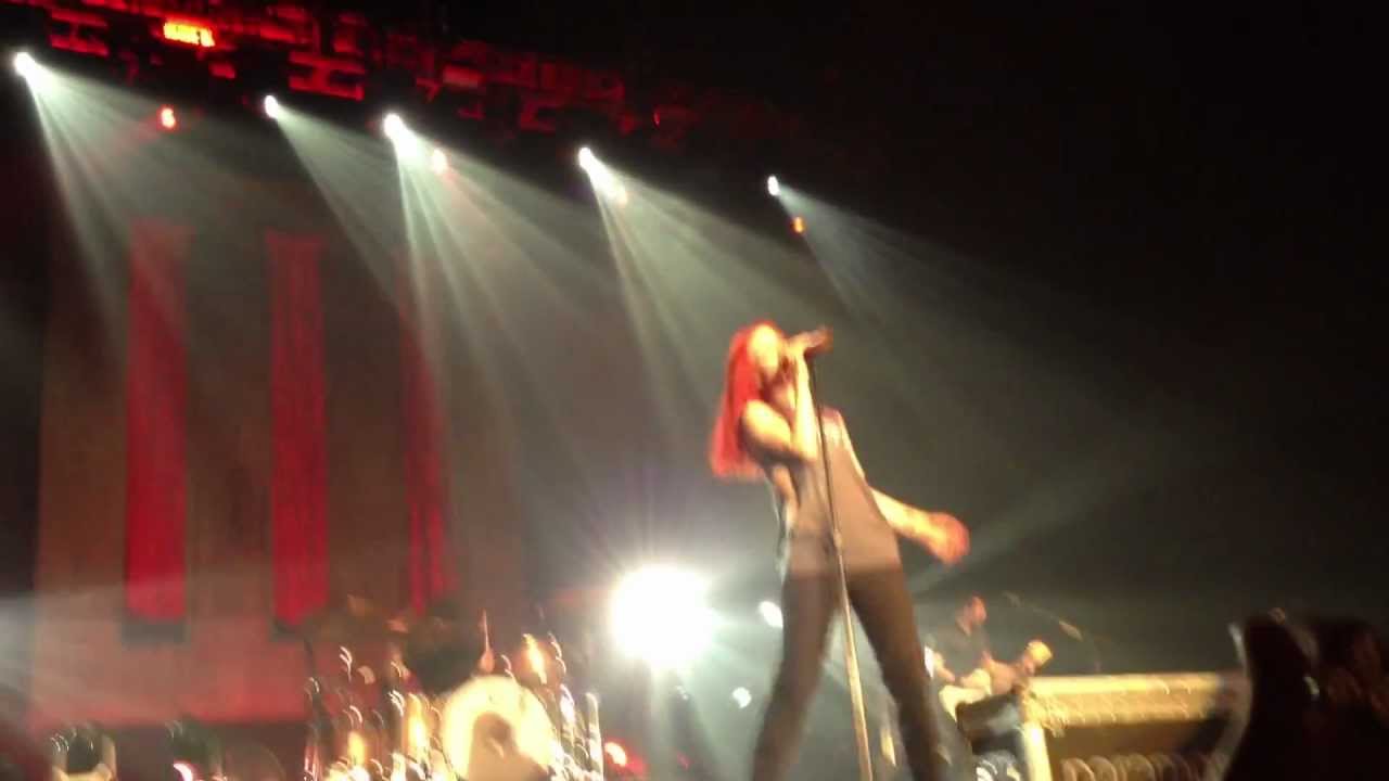 Paramore Live in Bangkok 2013 - YouTube