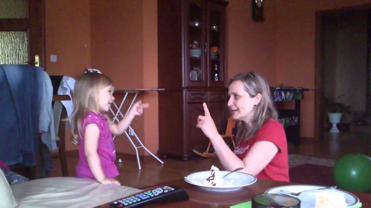 zabka mala z mama - YouTube