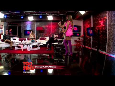 TOC SHOW Desfile de bucaneras