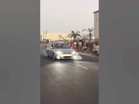 Toyota Runx burnout #drift #burnout #capetown #township #kasi #spinning - YouTube