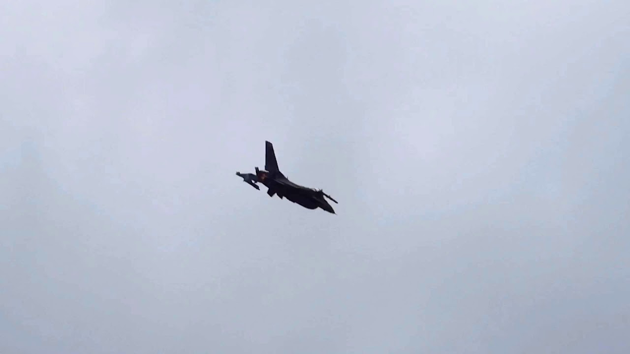 F-16 “Makos” | Wings Over Homestead 2018 - YouTube
