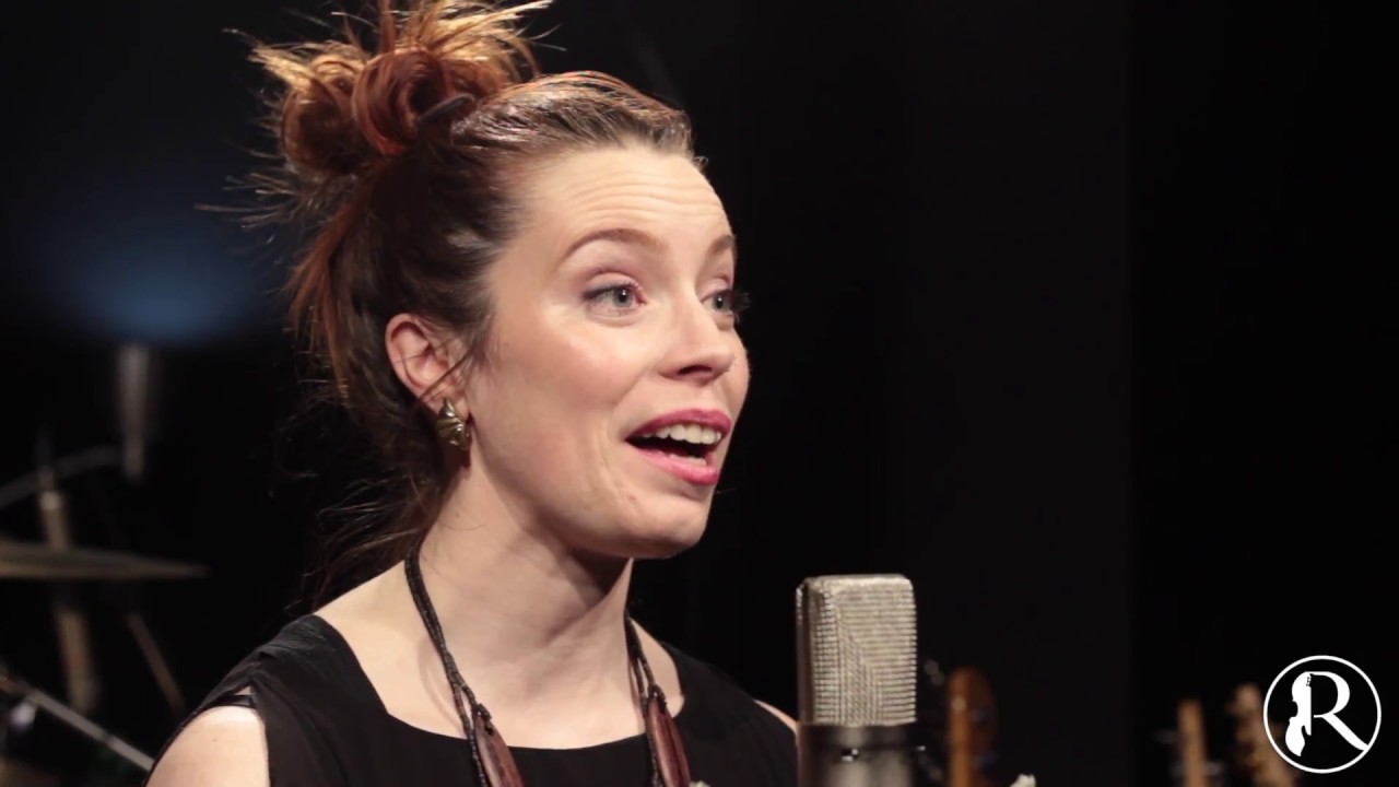 Meet Liz Pomeroy - Voice & Piano Teacher at Resonate Music School ...