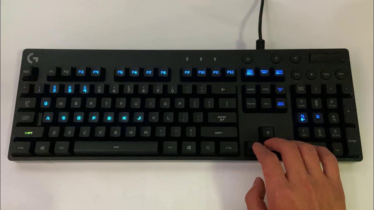 The Snake Game on a Backlit Keyboard - YouTube