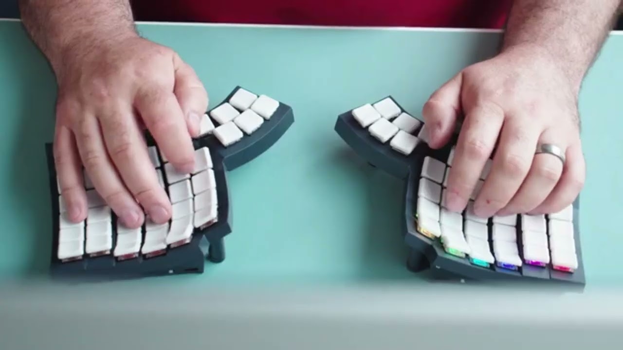 Glove80: The Incredibly Comfortable Ergonomic Keyboard | Futuristic ...