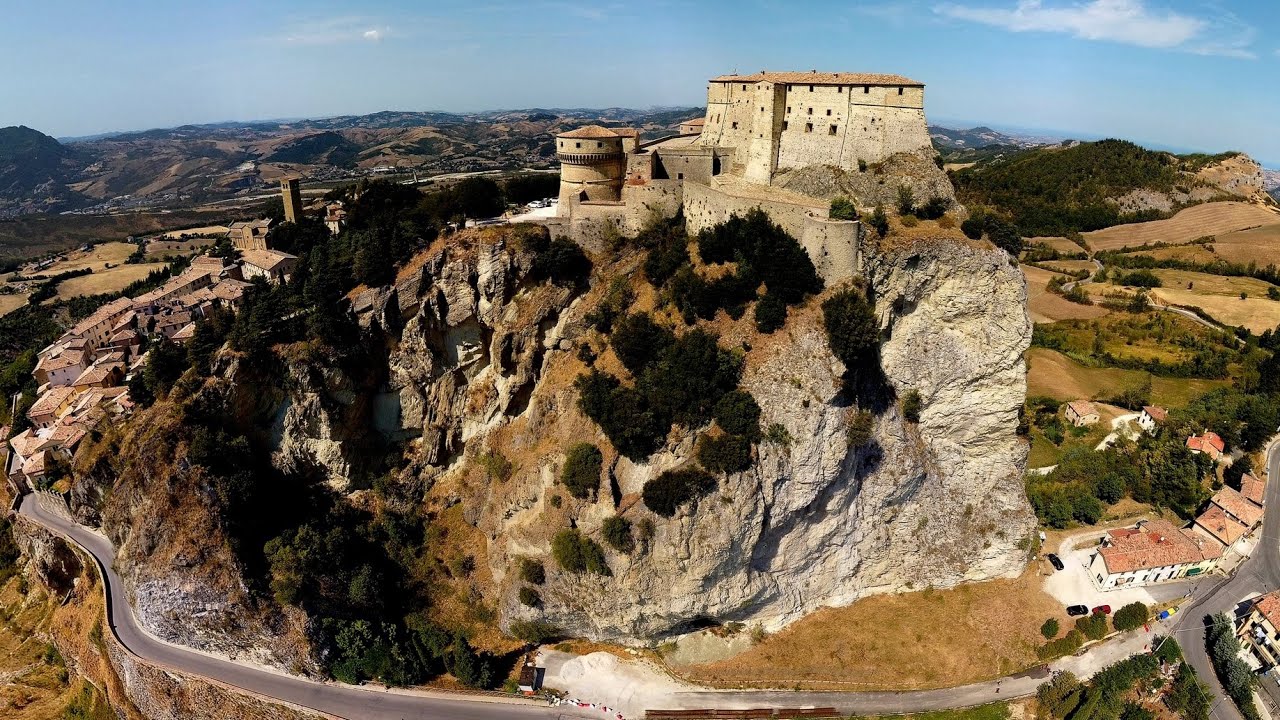 La Fortezza di San Leo (Rimini) - YouTube