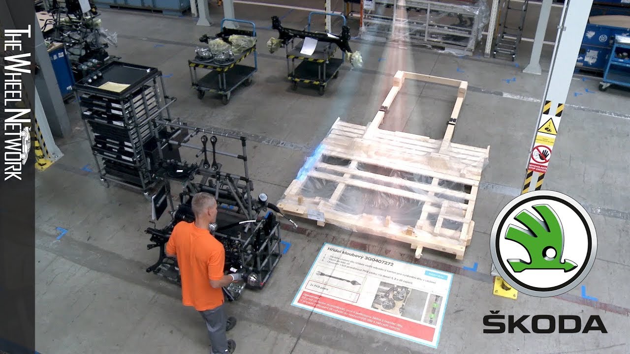 Skoda Tests Augmented Reality Projections to Support Logistics - YouTube
