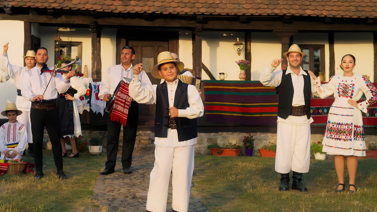 Razvan Pargea - Frunzuliță de mohor || Videoclip Oficial - YouTube