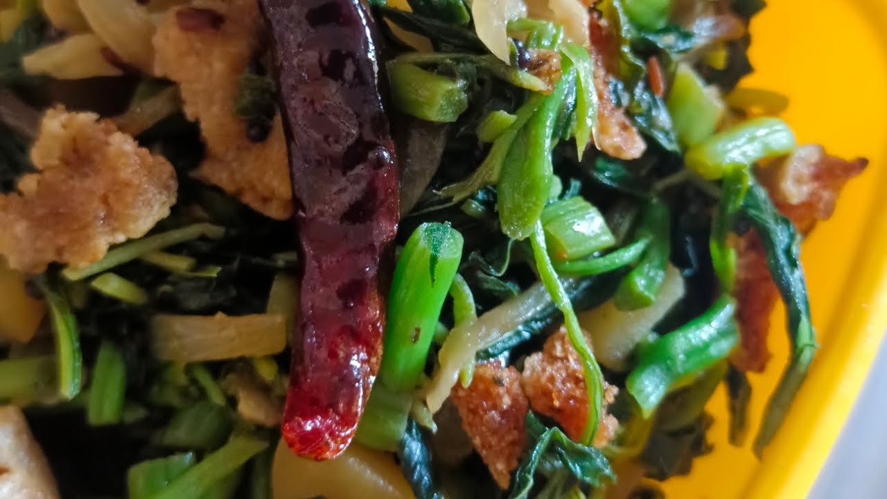 Saaga badi bhaja/Saga bhaji/ Pure odia recipe - YouTube