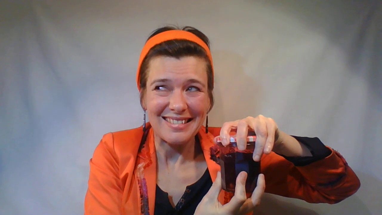 Les Bêtises 3/8 - J'ai trempé mon doigt dans la confiture - YouTube