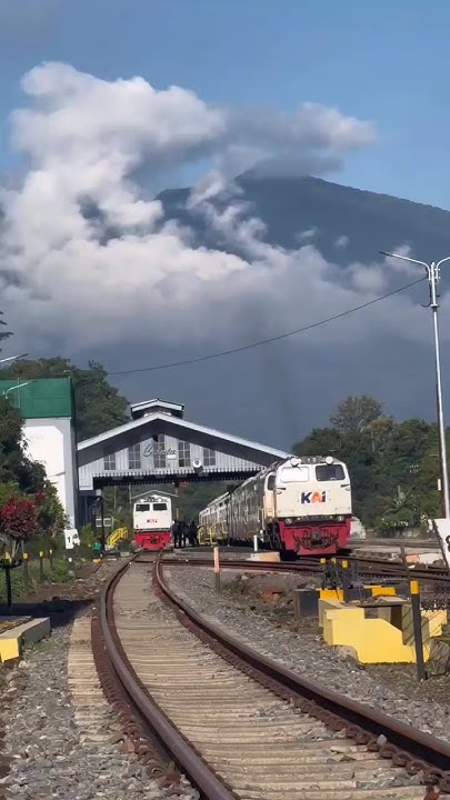 KA LODAYA ,KA java priority, dan KA kutojaya selatan tambahan - YouTube