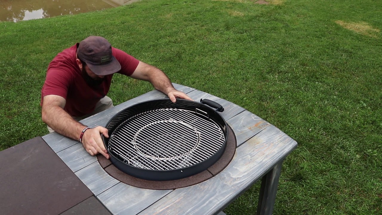 Placing Weber into Grill Mount - YouTube