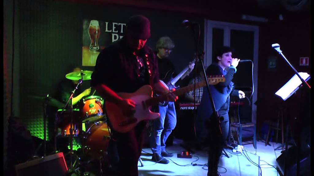 RED ROOSTER BAND - Hard To Handle - YouTube