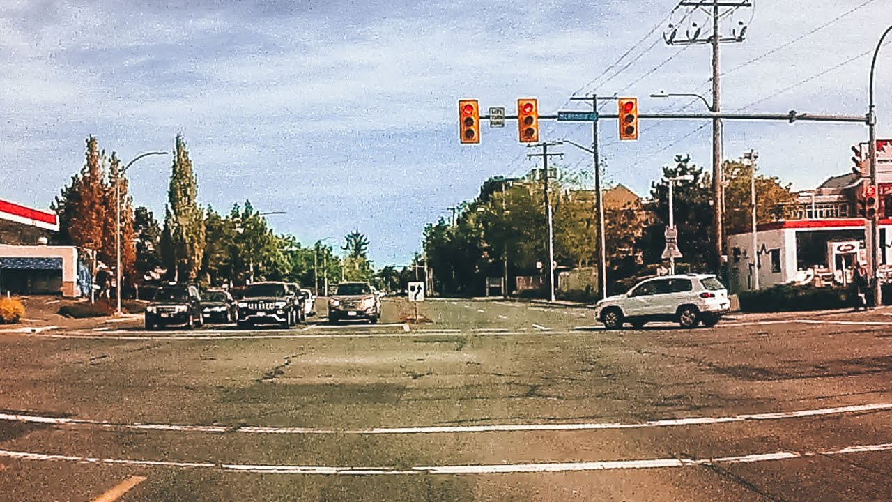 Navigating Intersections: Understanding the Median Keep Right Sign ...