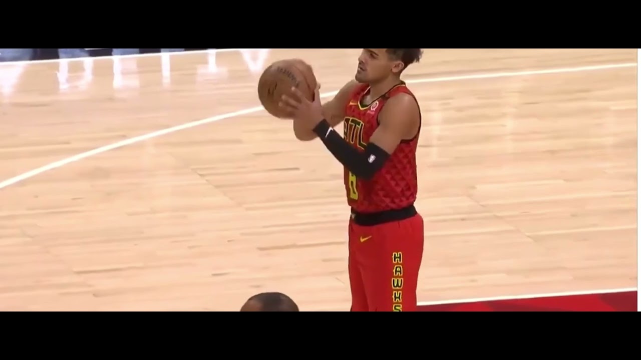 He puts the ball at the free throw line for Kobe - YouTube