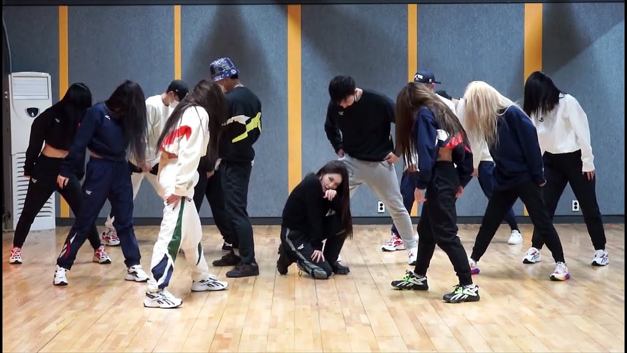 CHUNG HA Bicycle Mirrored Dance Practice - YouTube