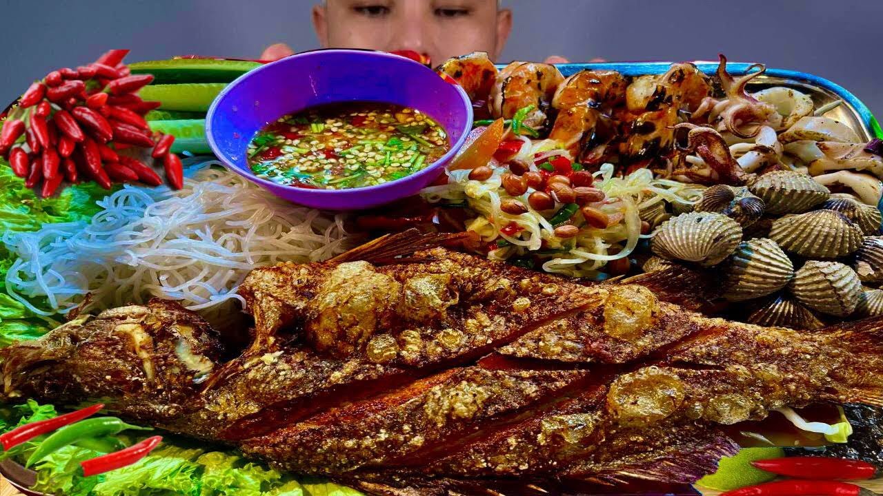 MIANG PLA | DEEP FRIED FISH & GRILLED SHRIMP & SQUID | BOILD SHELL ...