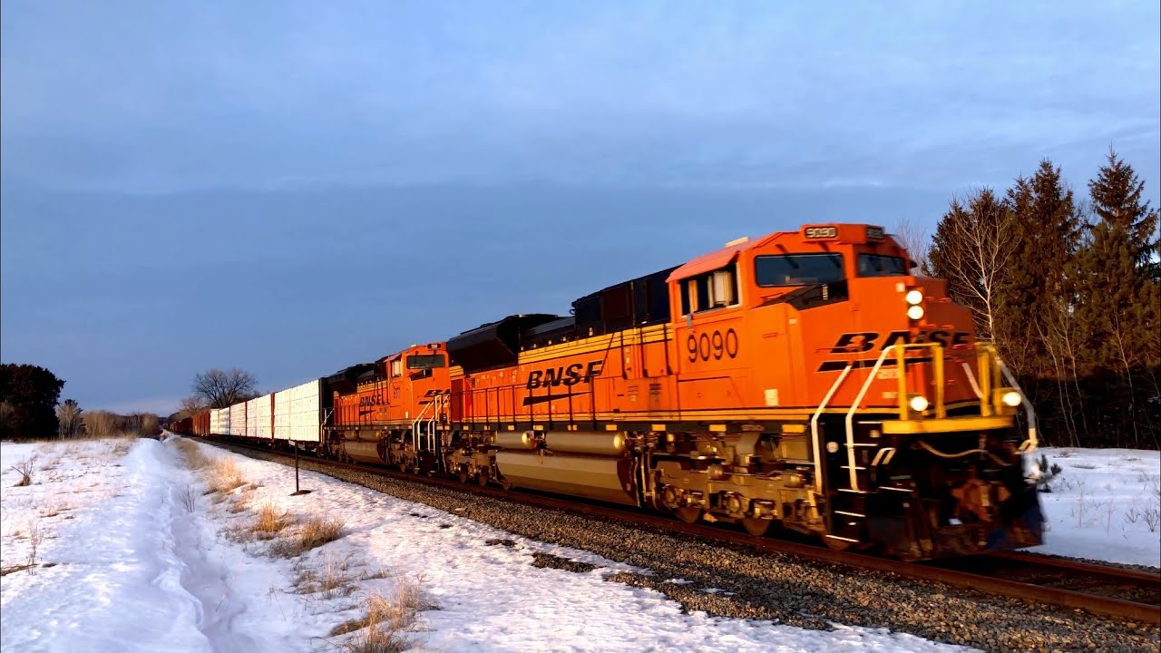 BNSF 9090 Leading the H-SUPNTW During the Golden Hour | Hinckley Subdivision 2/27/2020 - YouTube