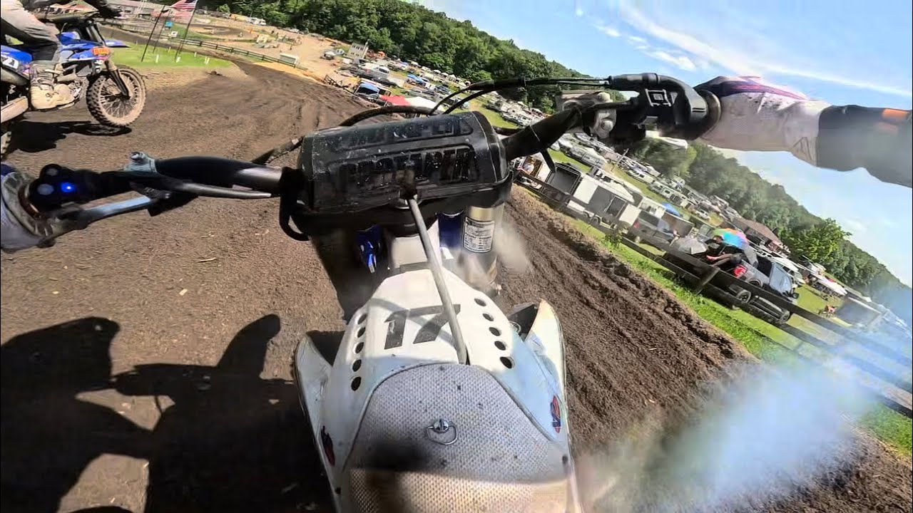 Some crazy last lap battles at Tomahawk mx for the masters series race ...
