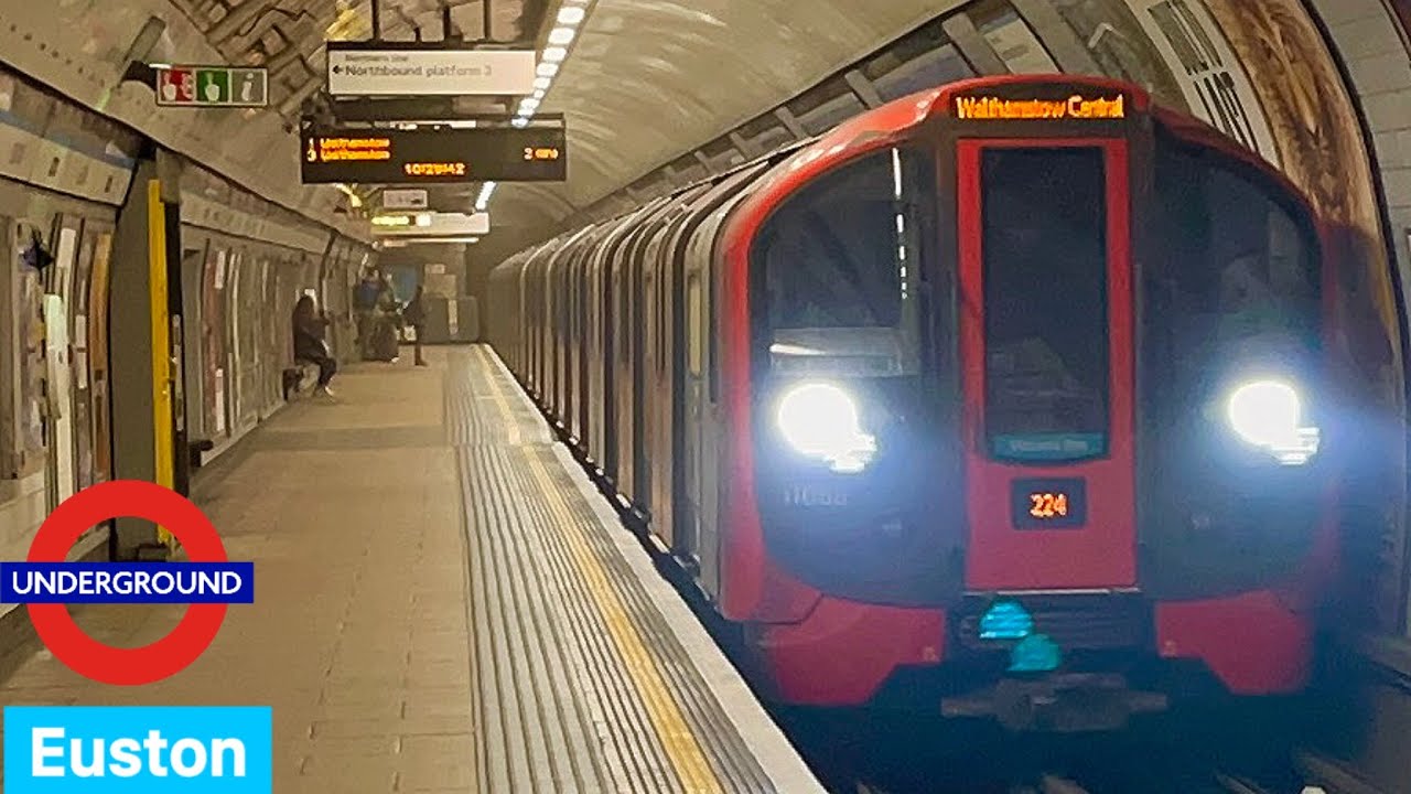 London Underground Victoria line Trains at Euston tube Station 09/10 ...