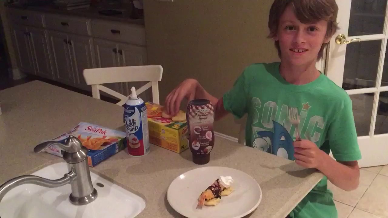 Eating Splatoon 2 Shwaffle! - YouTube