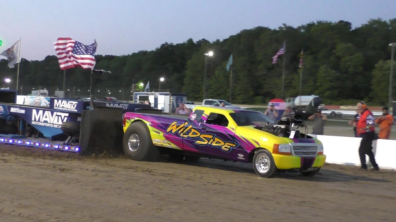 Truck Pulling 2022 Lucas Oil Modified 2WD Trucks Pulling At Delmar ...