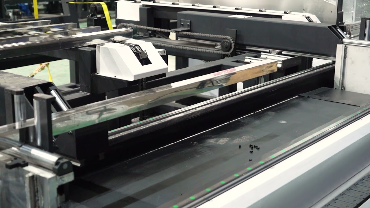 Bundle Loading Fiber Laser Cutting Machine for Steel Tube - YouTube