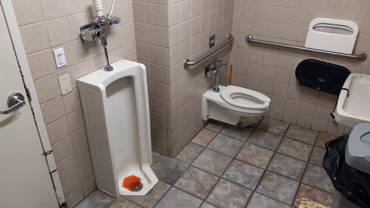 Exxon Men's Restroom - YouTube