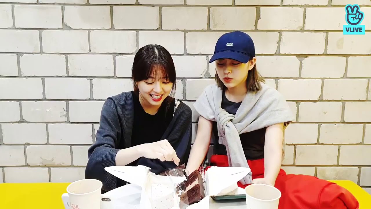 [ITZY Ryujin & Yuna Vlive] Shin Sisters Muk 🍰 | 030620 (Eng Sub) - YouTube