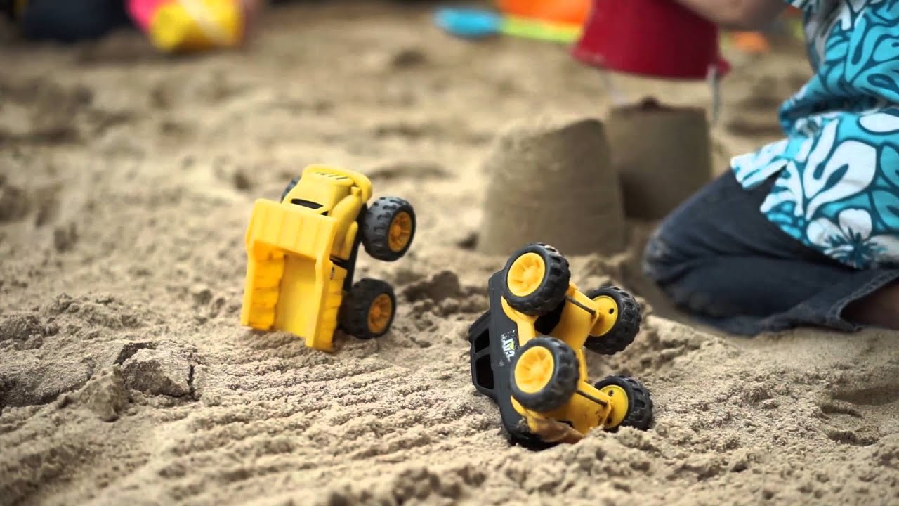 Giant Sandbox Fun at the Zoo - YouTube