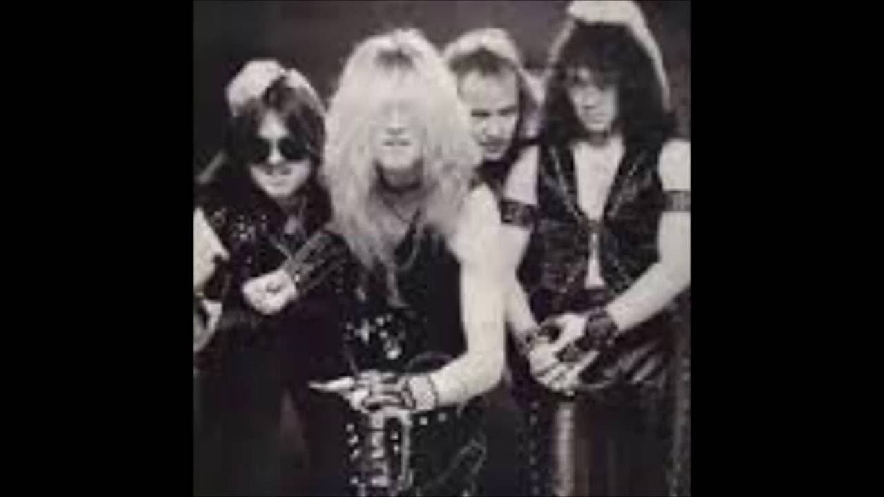 Razor Live Quebec City 1986 - YouTube